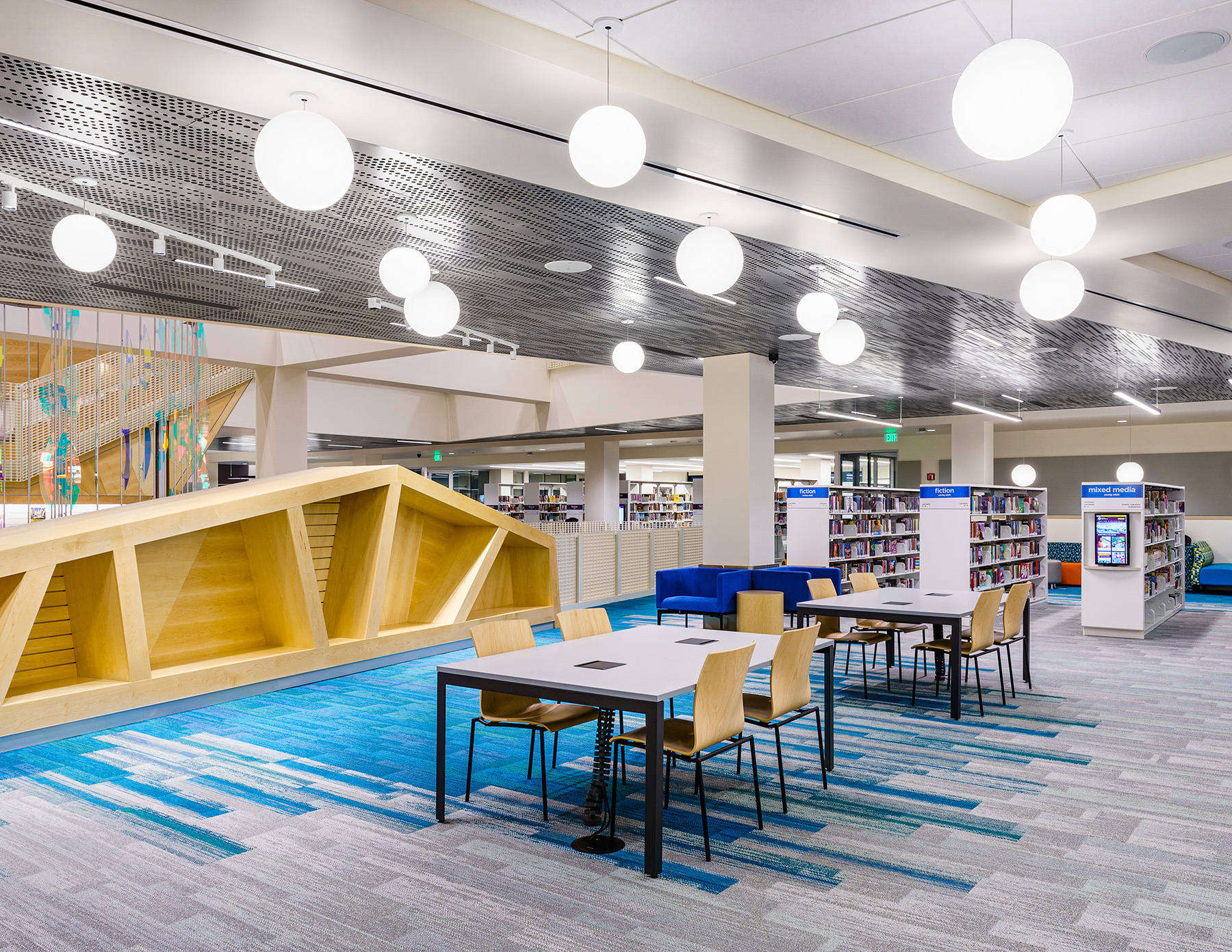 ‘Unexpected’ Lighting Aesthetic Contributes to Urban Library ...