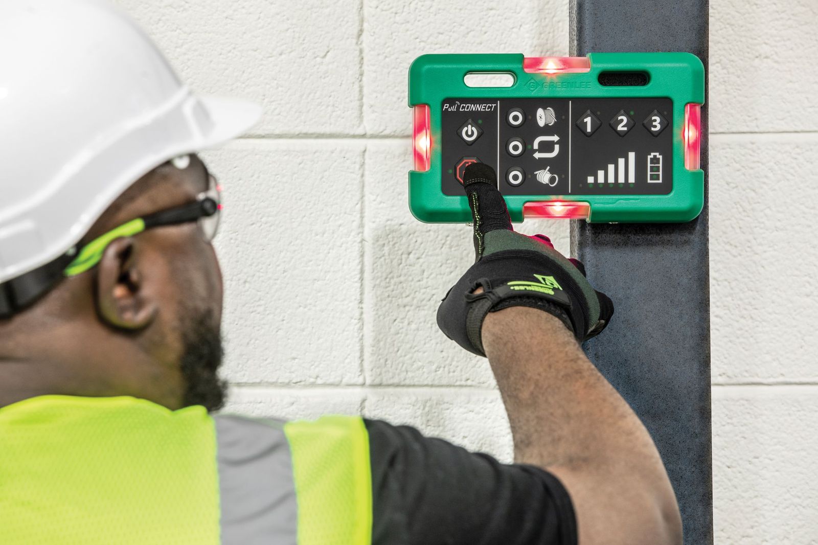 Greenlee® Pull Connect™: Intuitive, Synchronized Cable Pulling Solution ...